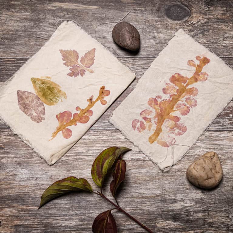 Make art with flower marking - Sense